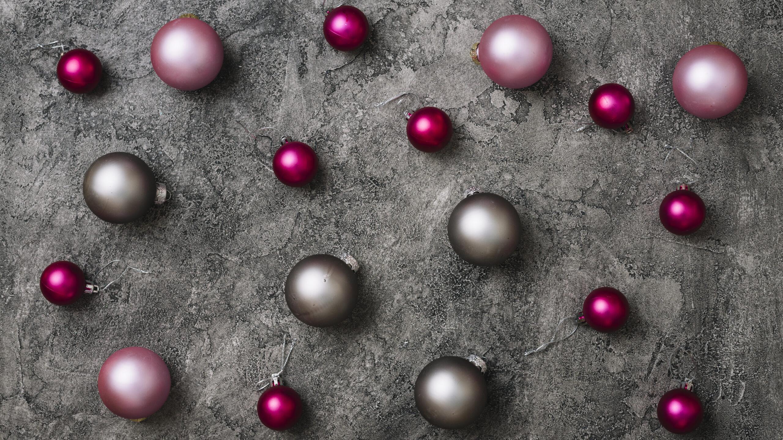 Deck the Halls with Style: Don’t Miss Our 3-for-2 Christmas Baubles Offer
